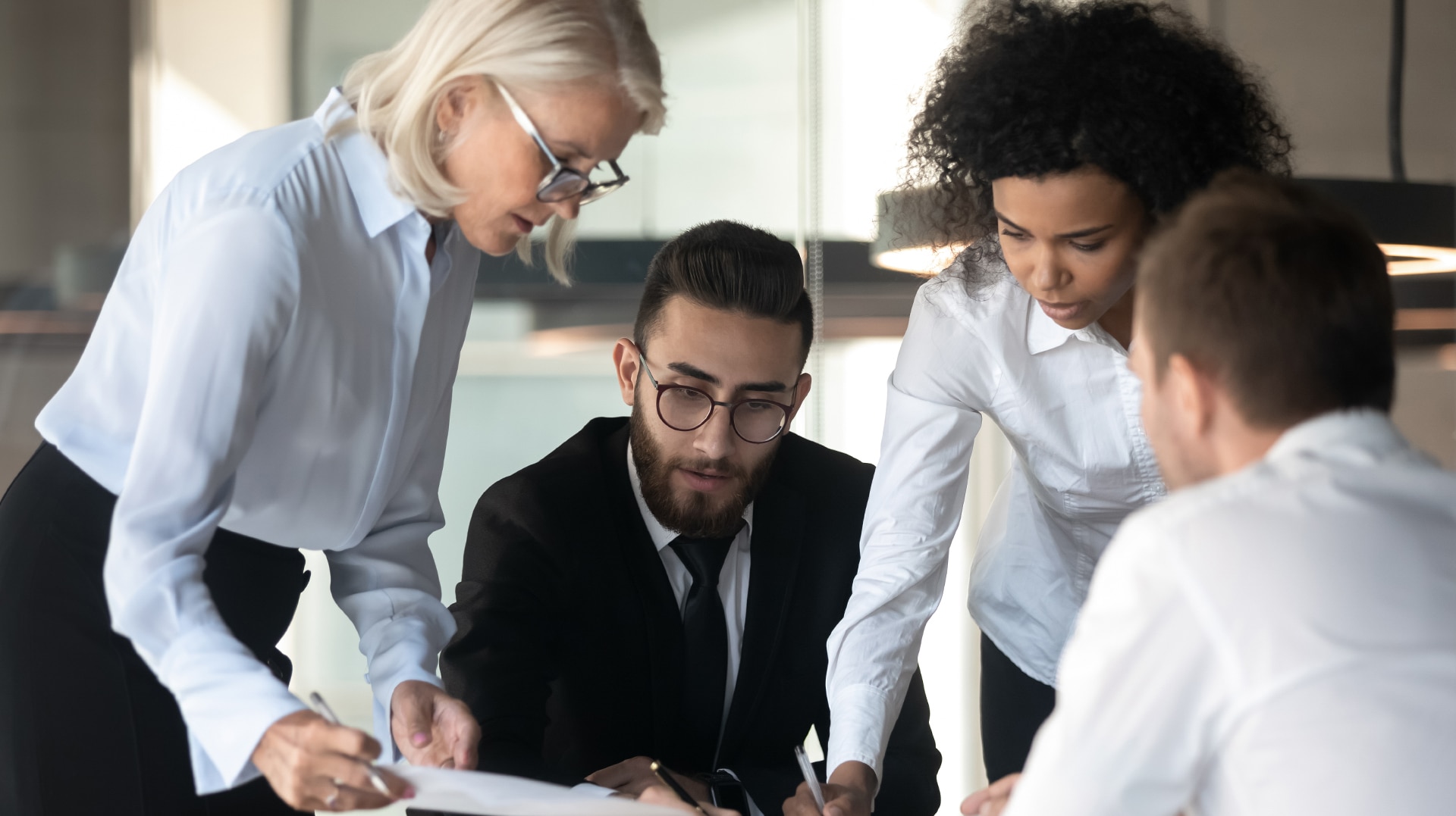 Generations in Harmony: Mastering the Art of Leading Multi-Generational ...